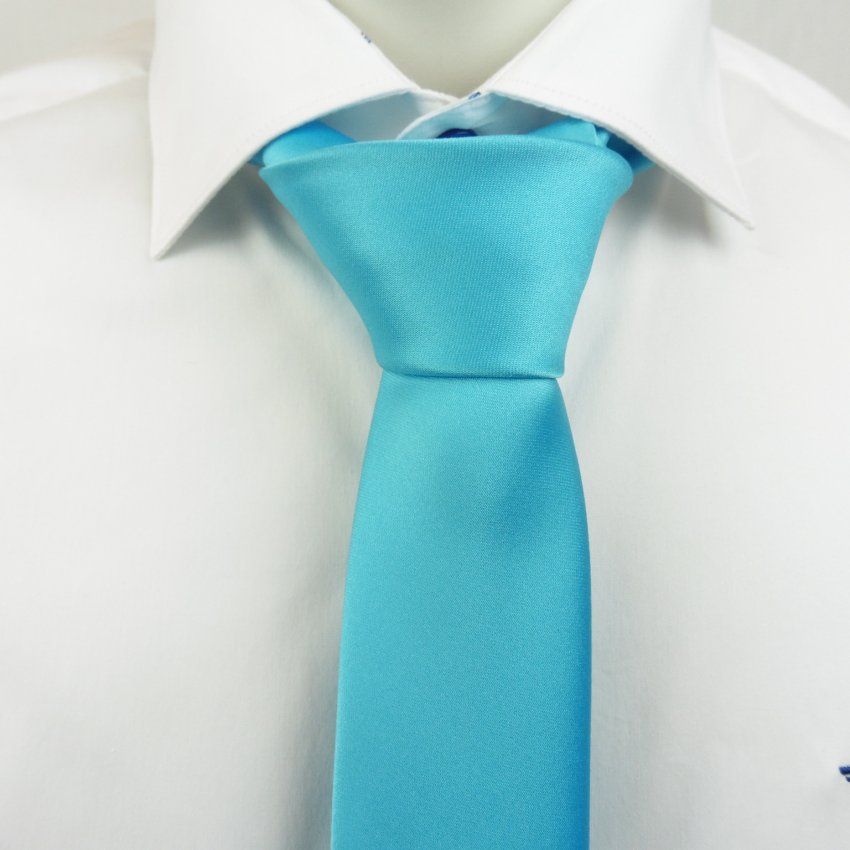 La Corbata, Su Origen y Cómo Anudarla